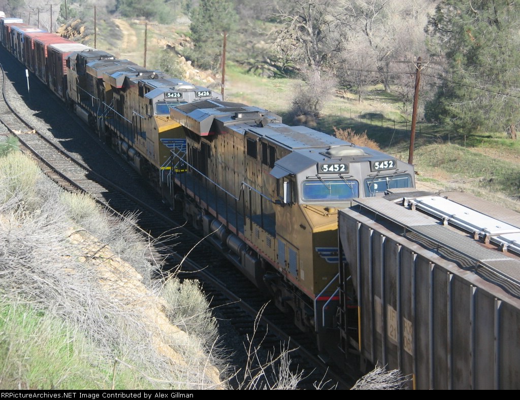 UP 5452 & UP 5426 East, DPU's